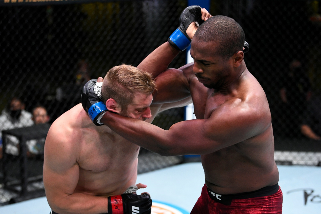 Mike Rodríguez noqueó en el primer asalto a Marcin Prachnio en UFC Las ...