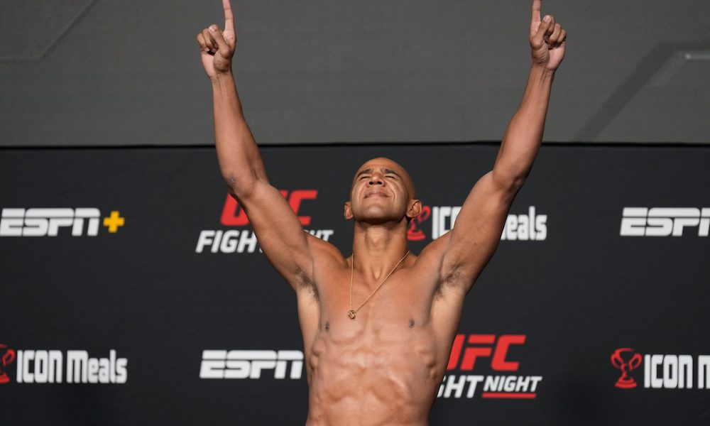 Gregory 'Robocop' noqueó en el segundo asalto a Chidi Njokuani en el ...