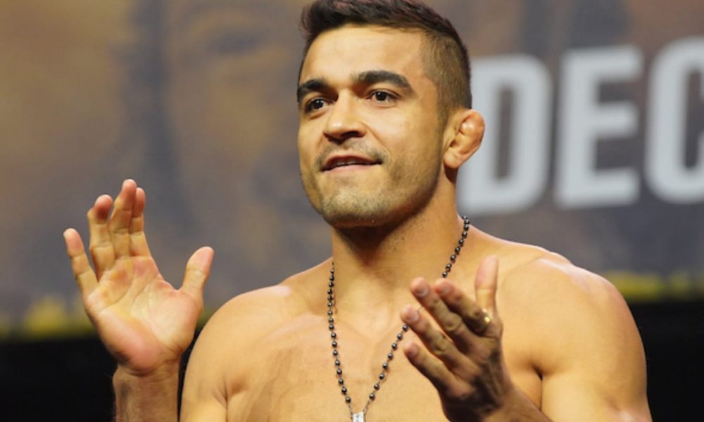 André Muniz sorprende y desafía a Vettori de forma amenazadora en la ...