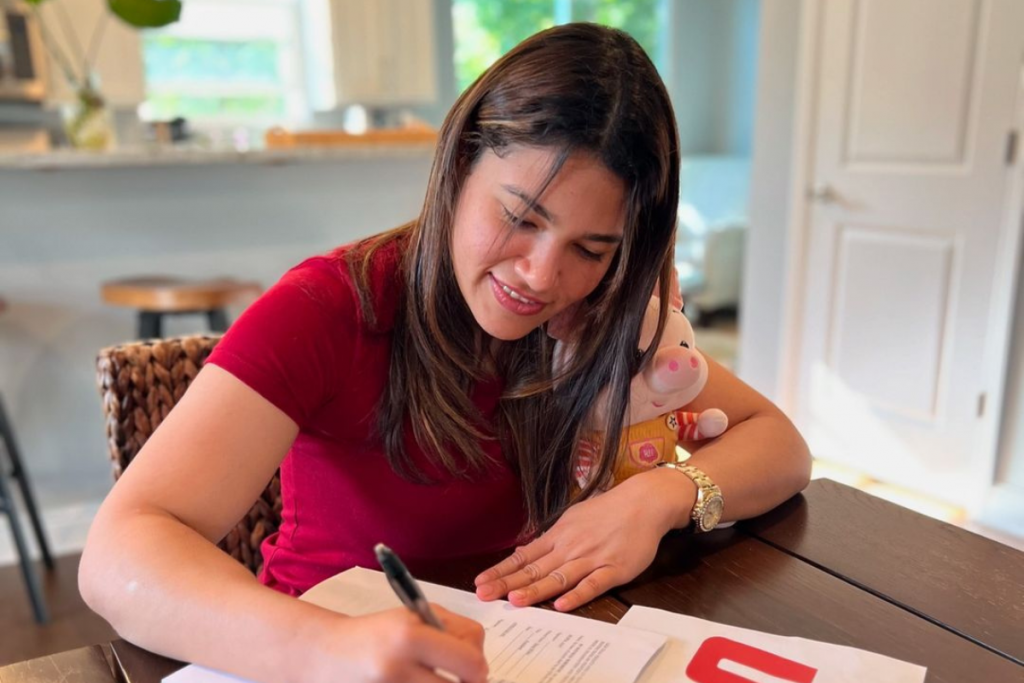 Peleadora venezolana Yuneisy Duben ganó un contrato con UFC